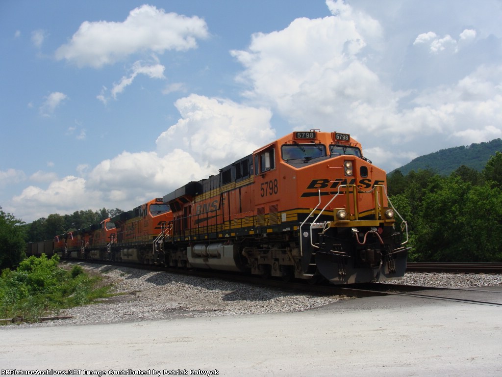 BNSF 5798